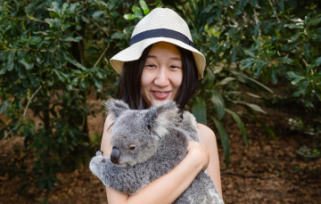 Cuddly Koala Encounter - Australia Zoo